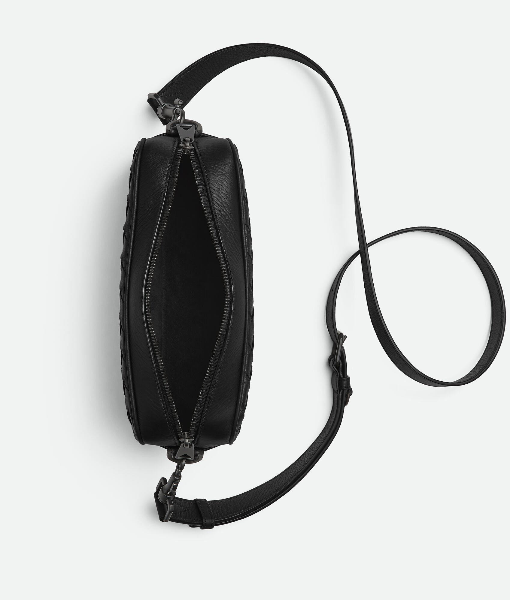 Ele's Camera bag pequena Intrecciato em Black | Bottega Veneta BR