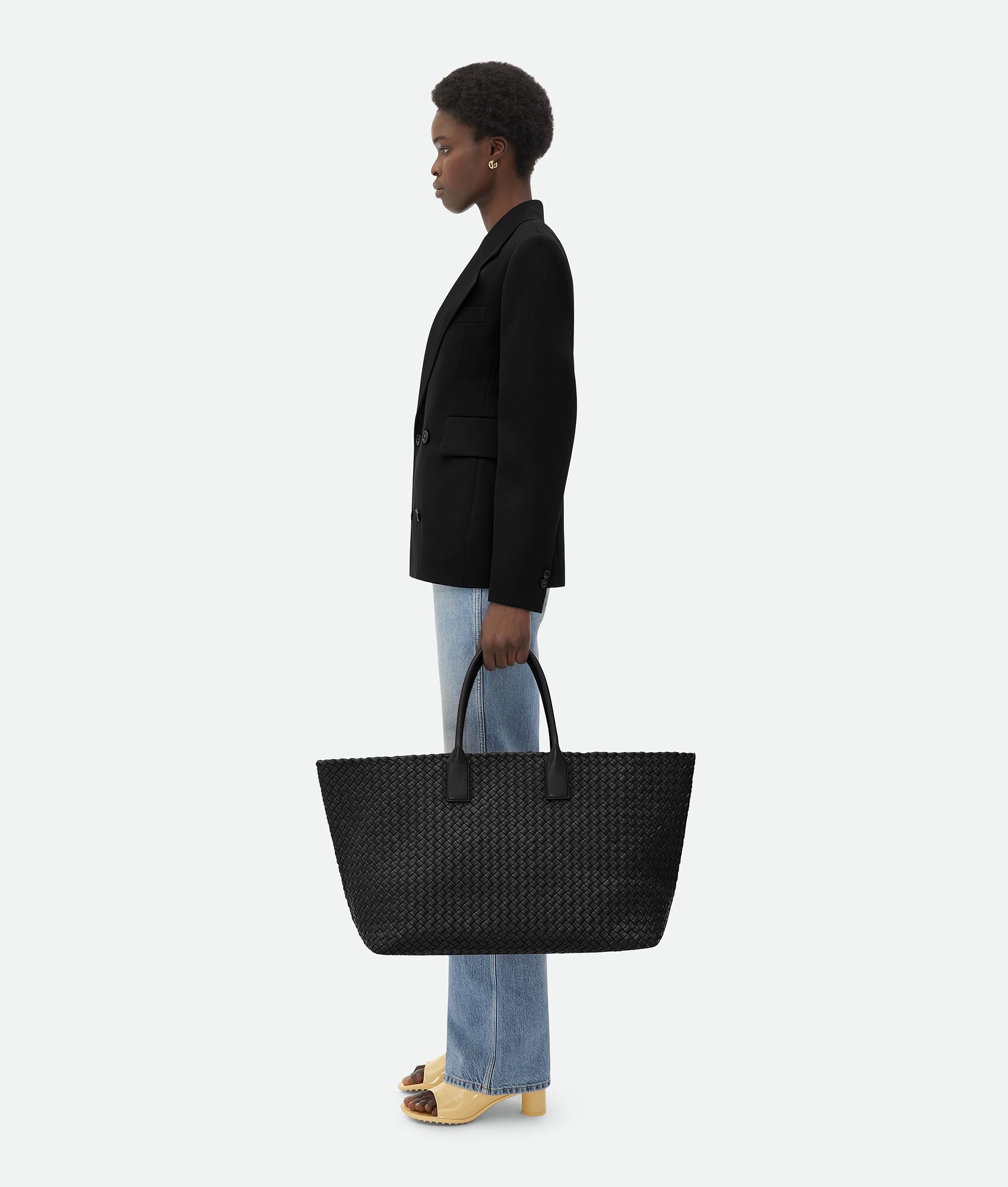 Large Cabat in BLACK | Bottega Veneta® US