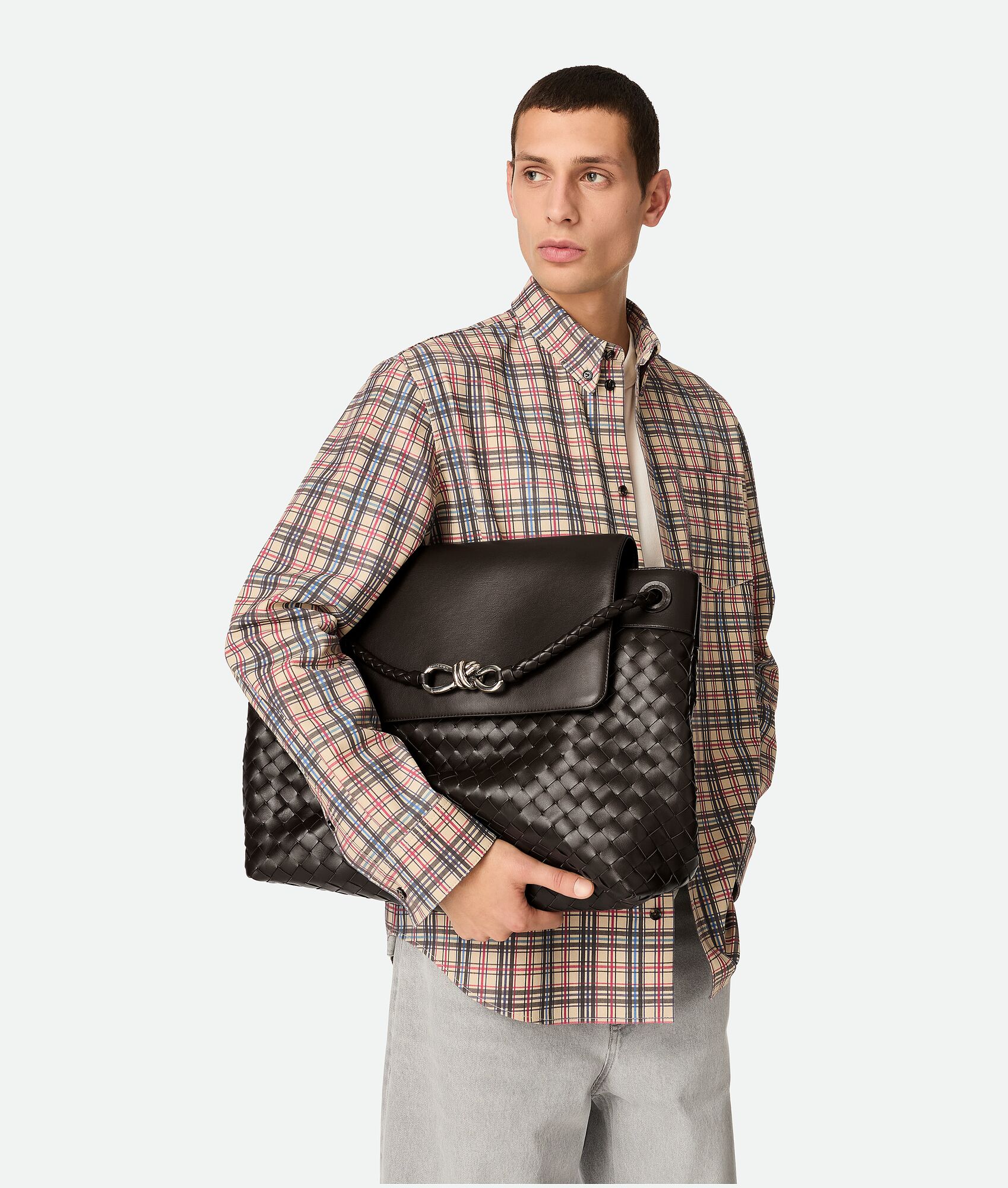 Bottega Veneta® Men's Large Andiamo Messenger in Fondant. Shop online now.