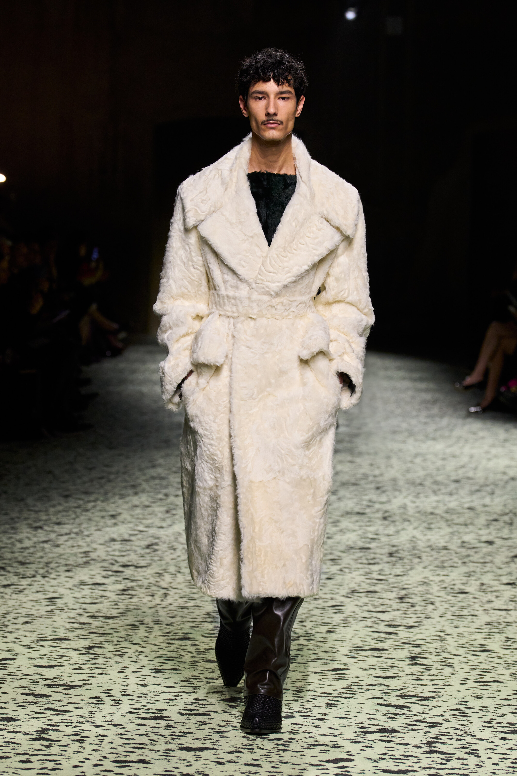 WINTER 2023-冬季时装秀-BV 2023时装秀造型 | Bottega Veneta葆蝶家中国官方网站 | Bottega Veneta