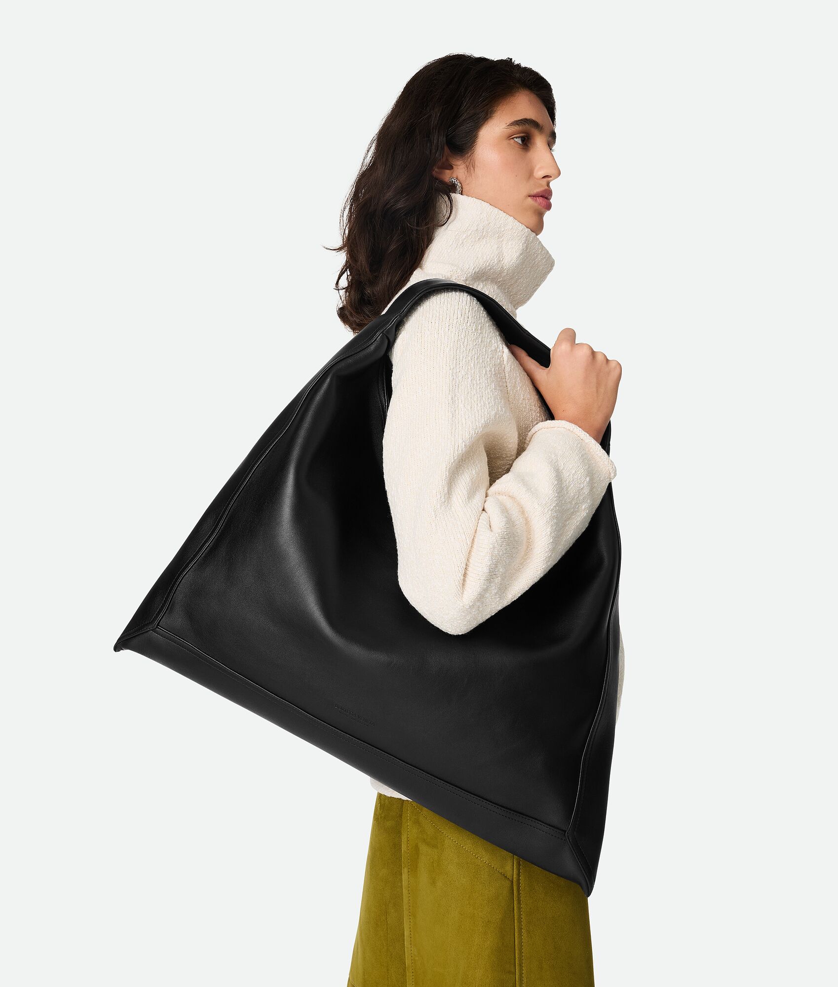 Large Hop in BLACK | Bottega Veneta® US