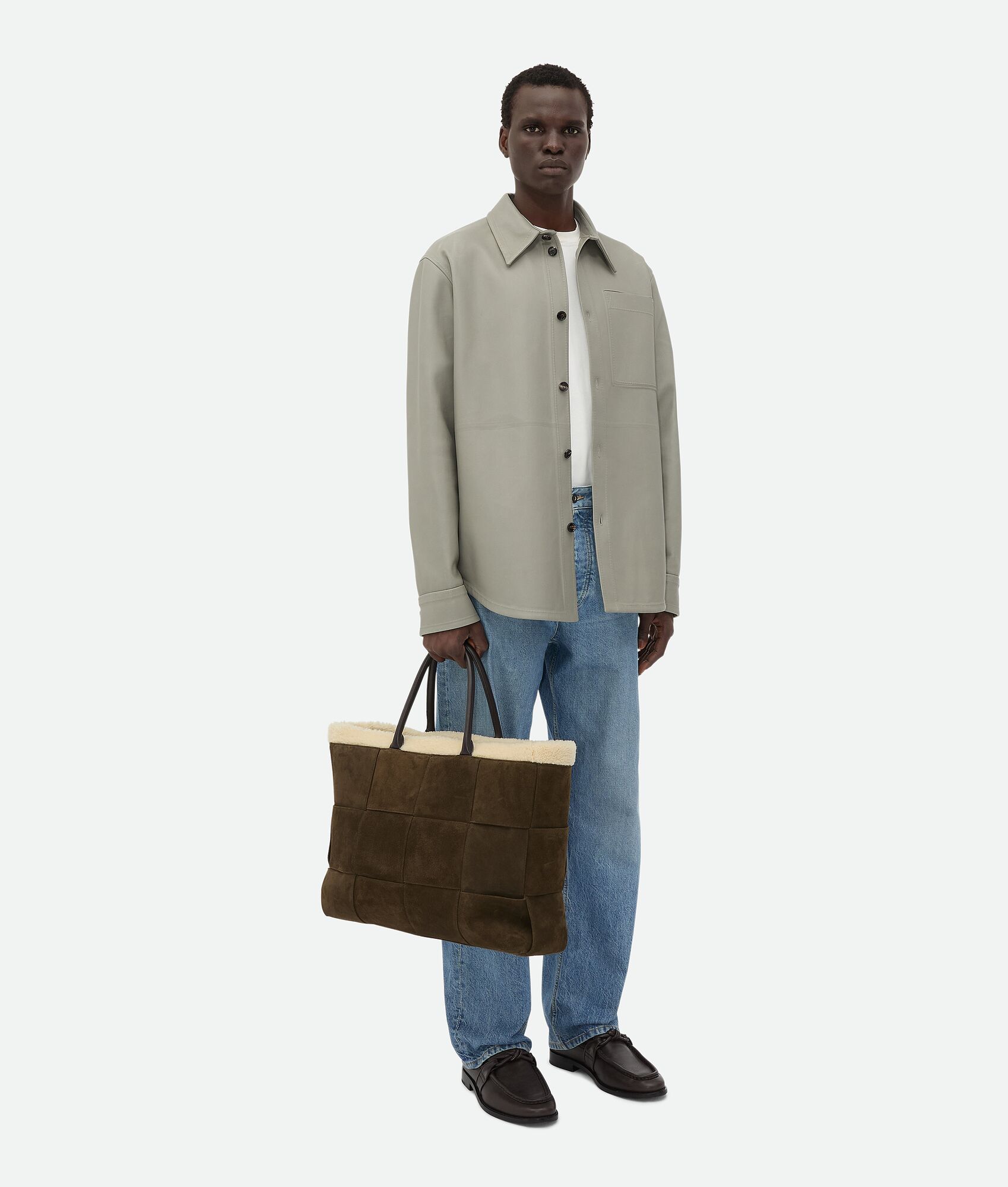 Bottega Veneta® Arco Tote grand format pour Homme en Kaki/teddy/fondant ...